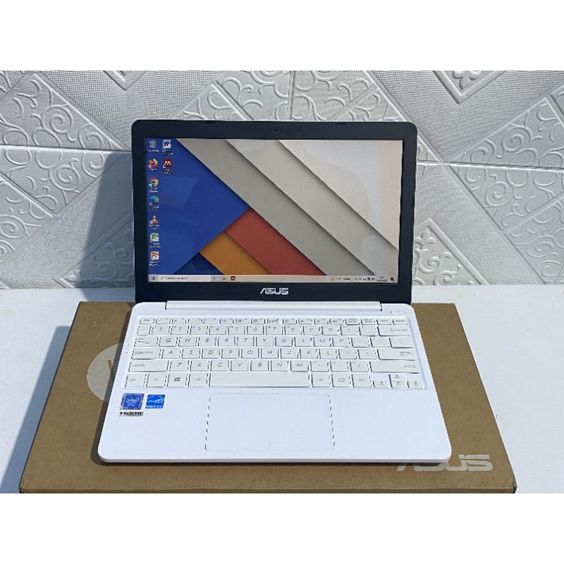 Jual NOTEBOOK ASUS E203M PUTIH INTEL N4000 | Shopee Indonesia