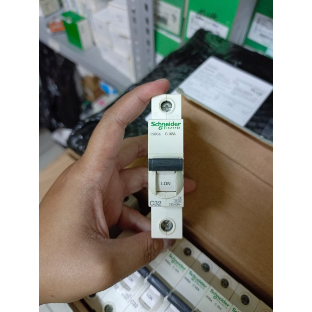 Jual Schneider Electric Acti 9 MCB iK60A - 1P 32A - A9K14132 | Shopee Indonesia