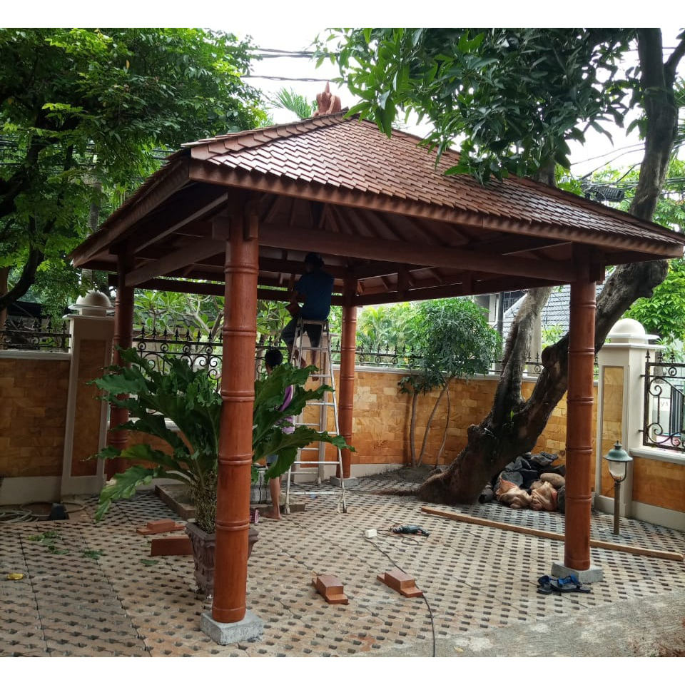 Jual Gazebo Atap Sirap Kayu Ulin Tiang Motif Ukuran 3x4 Meter Model ...