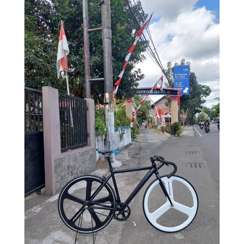 Jual Sepeda Fixie Evo East 700c Spesial Full Dennos | Shopee Indonesia