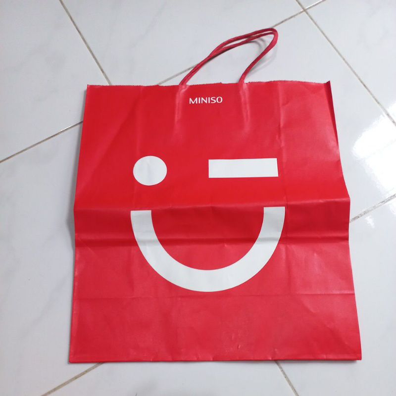 Jual Paper Bag Miniso Red | Shopee Indonesia