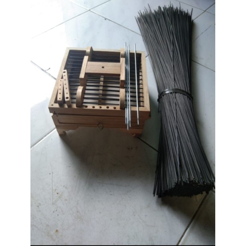 Jual Sangkar Burung Mini Ambrukan Tiang besi | Shopee Indonesia