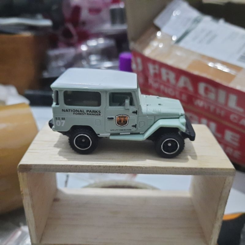 Jual Matchbox Toyota Land Cruiser LC FJ40 national Parks Forest Ranger ...