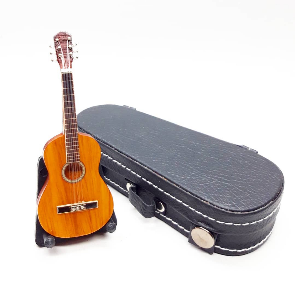 Jual Miniatur Gitar Akustik classic Cocok untuk diorama,actionfigure ...