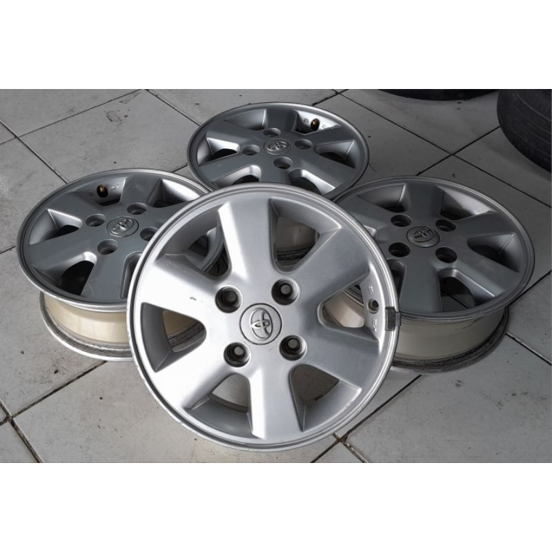 Jual Velg Mobil original copotan Avanza Ring 14 Pcd 4x114 silver ...