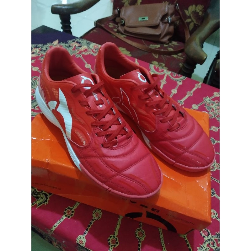Jual Sepatu Futsal Ortuseight Catalyst Vision V3 in K-Lea Original ...
