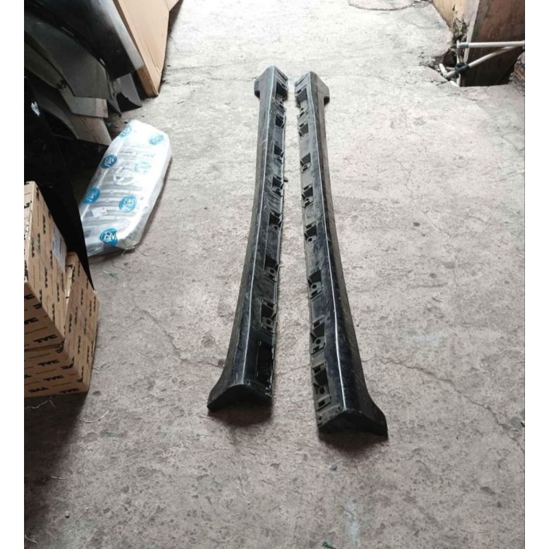Jual side skirt bodykit samping Innova original | Shopee Indonesia