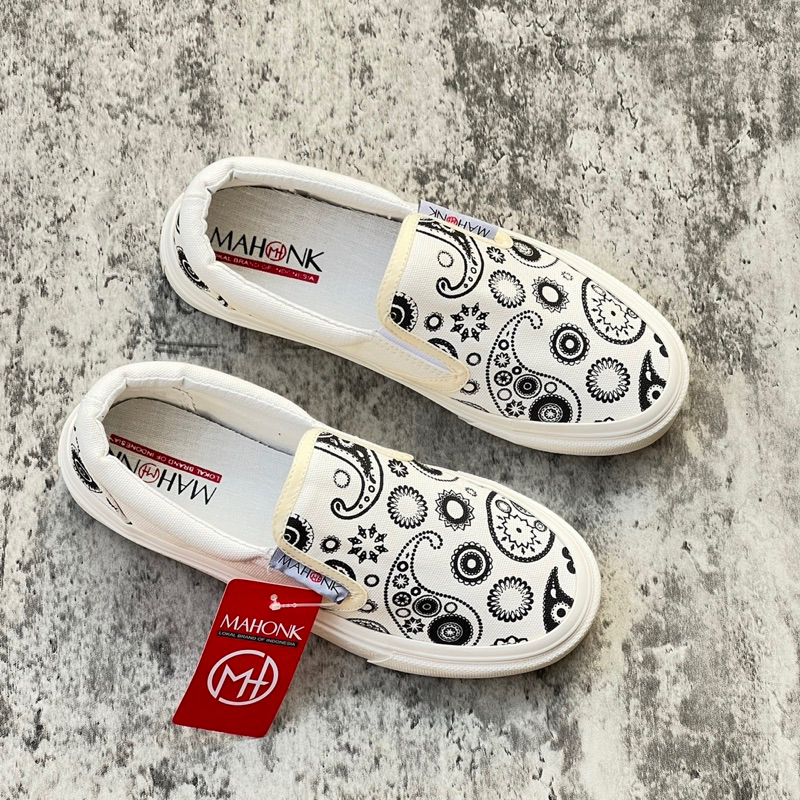 Jual SEPATU MAHONK - Sepatu Slip on Pailezmy Cream Og Pria Wanita ...