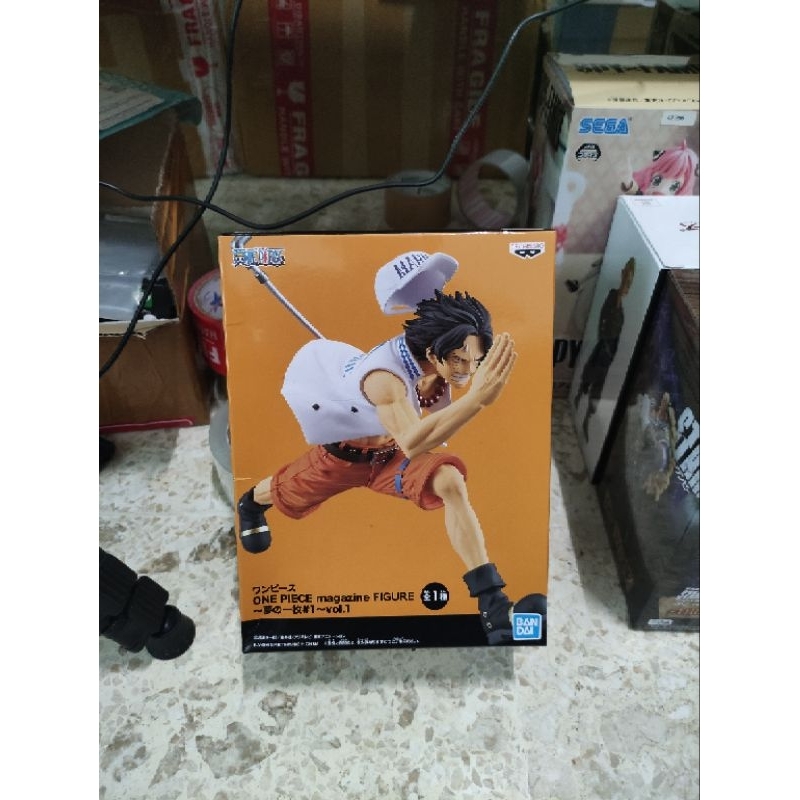 Jual Action figure magazine potgas D ace one oiece movie original ...