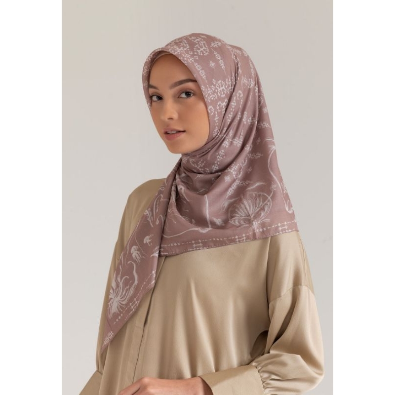 Jual baru ️Sado Scarf Ria Miranda / jilbab segiempat ria miranda ...