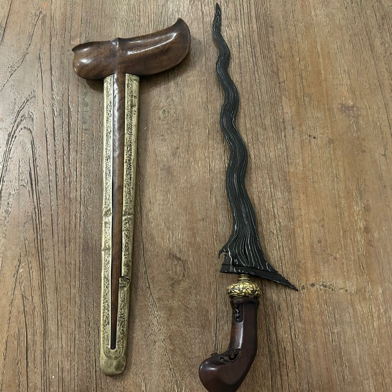Jual Keris Pusaka Sepuh Carang Soka Pamengkang Jagad Jagat Blambangan ...