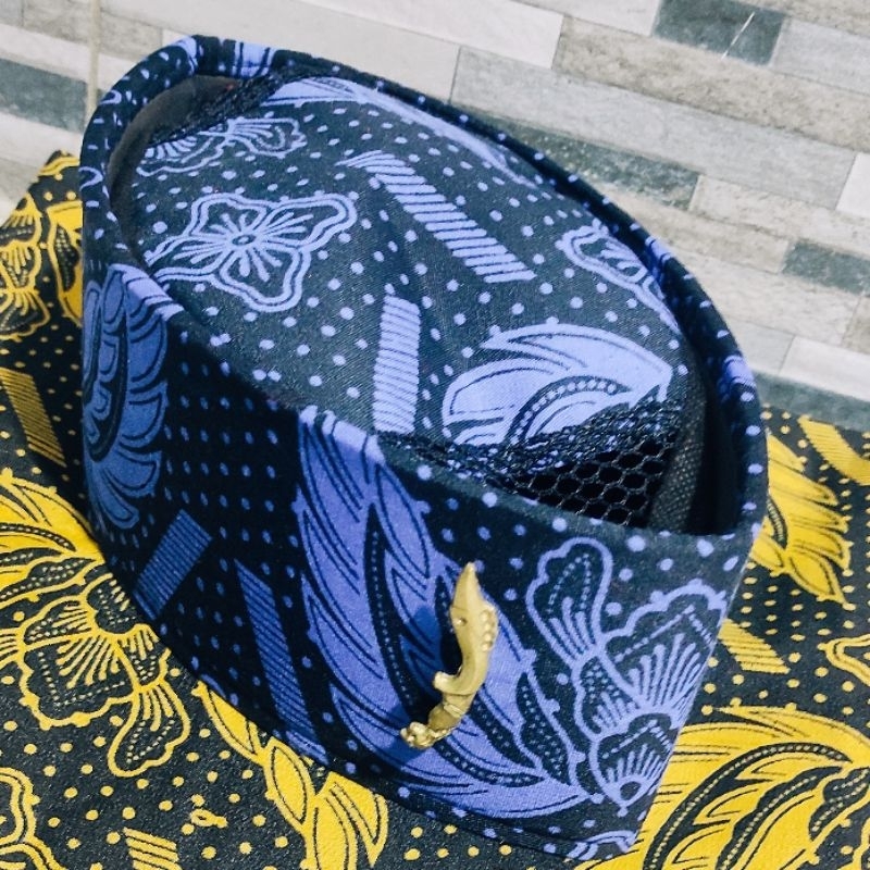 Jual PECI SONGKOK MOTIF BATIK BADUY FREE ACC PIN KUJANG | Shopee Indonesia