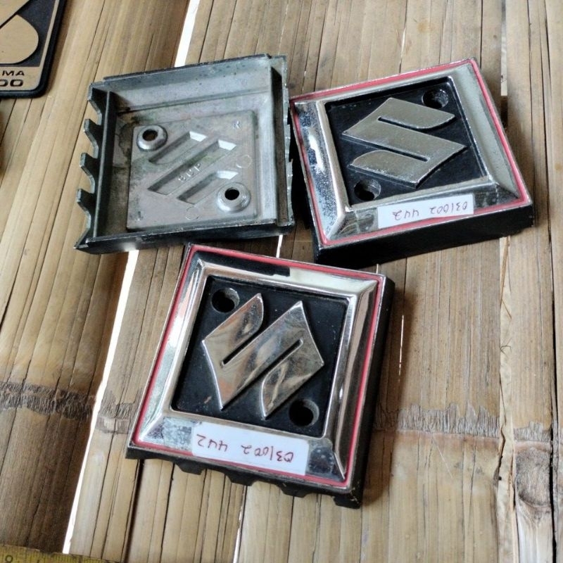 Jual emblem logo suzuki carry bagong st100 | Shopee Indonesia