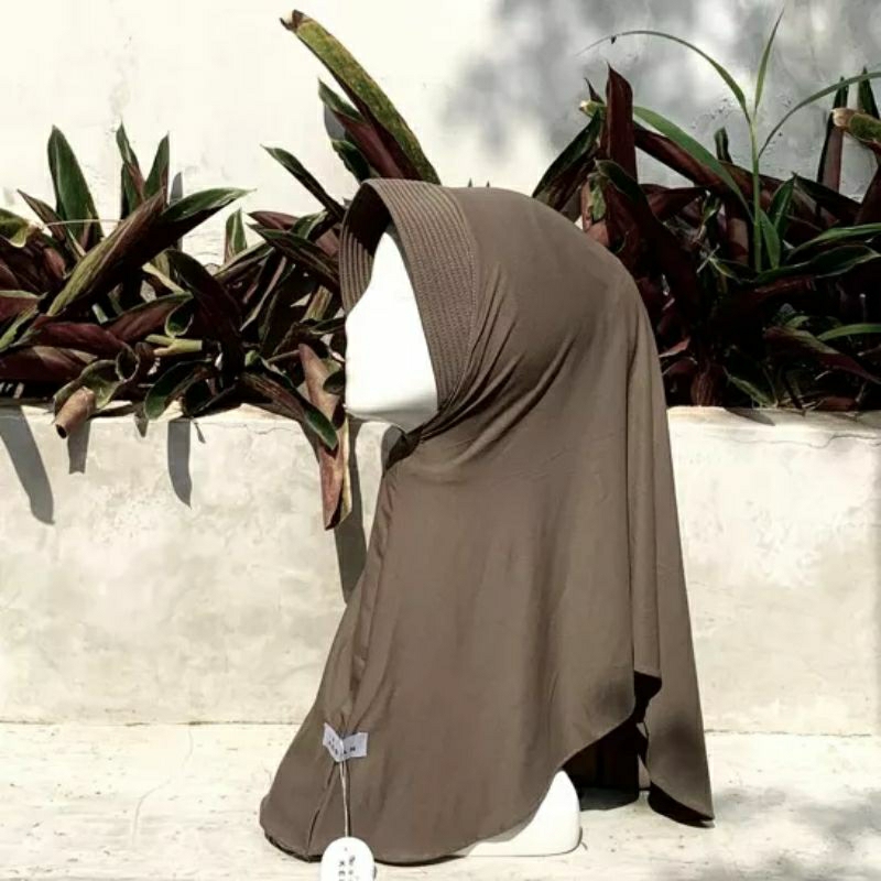 Jual Kenan hijab / dzevada M taupe | Shopee Indonesia