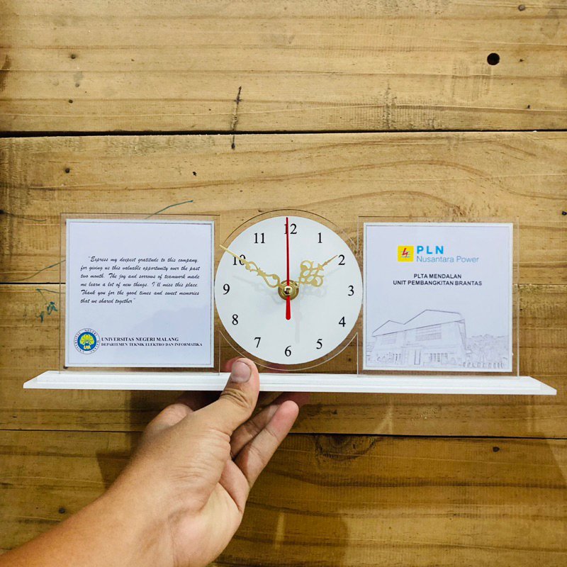 Jual Jam Duduk Custom Plakat Untuk Magang PKL Bonus Box Kado dan Pita ...