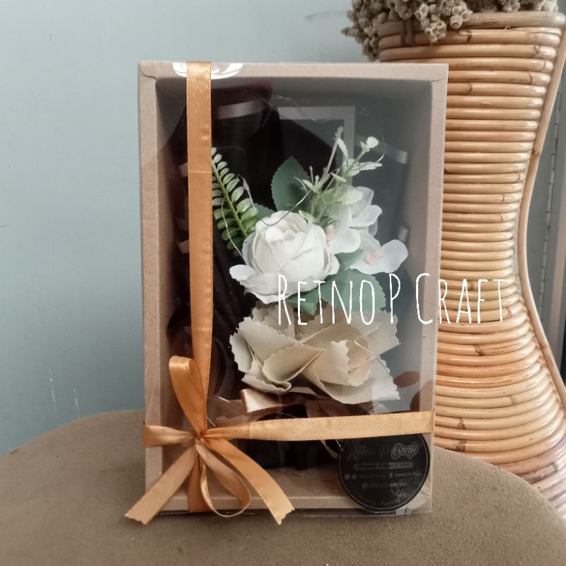Jual RETNO P CRAFT kado wisuda / kado ultah / kado annive / kado lucu ...