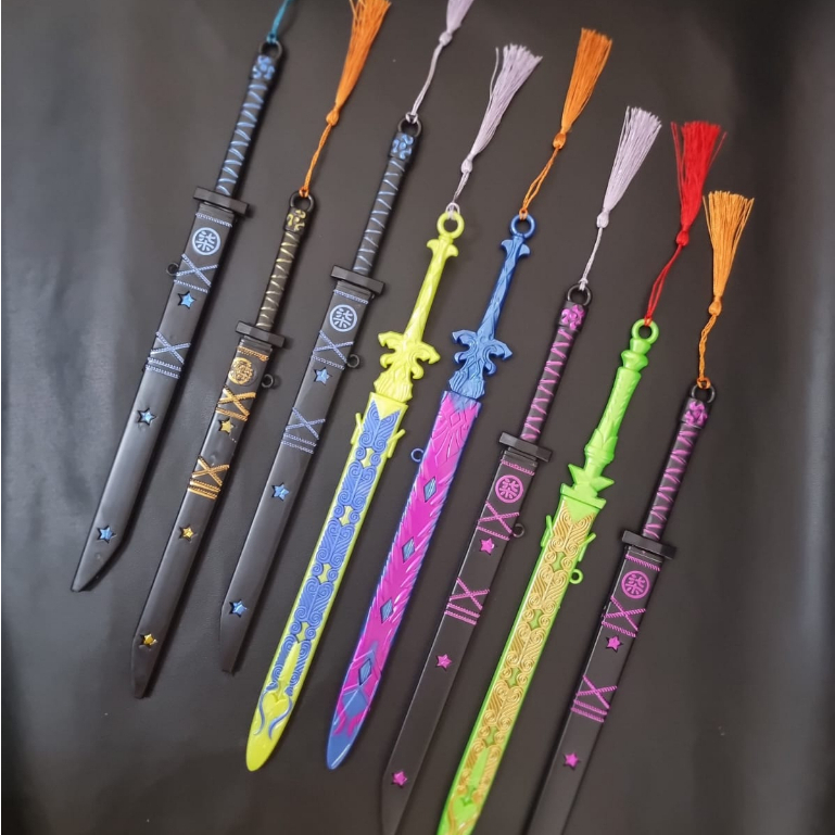 Jual Pedang Mini Pisau Plastik Mainan Demon Slayer ( panjang 24 dan 34 ...