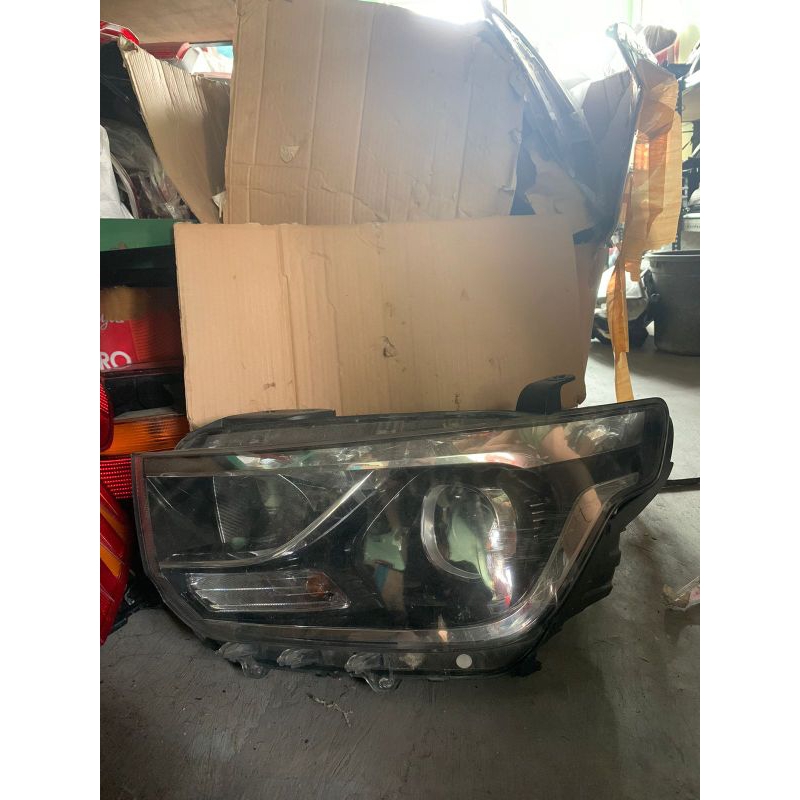 Jual HEADLAMP HYUNDAI H1 2018 2019 2020 ORIGINAL | Shopee Indonesia