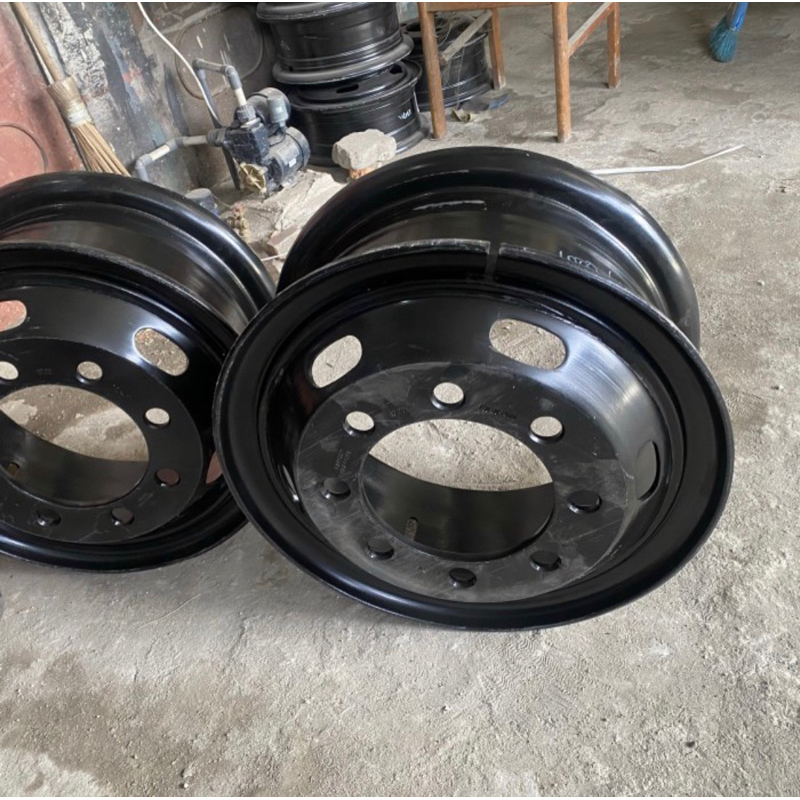 Jual Velg truk fuso uk 750/20 14mm lubang 8 velak | Shopee Indonesia