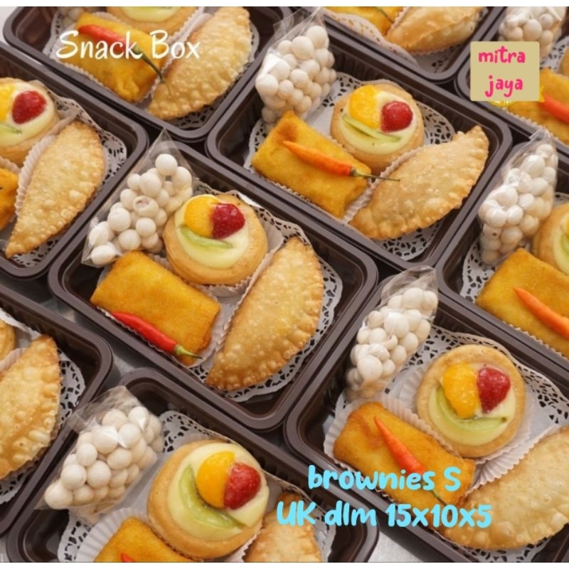 Jual Mika brownies S Mika Snack ready coklat dan pink isi 50pcs ...