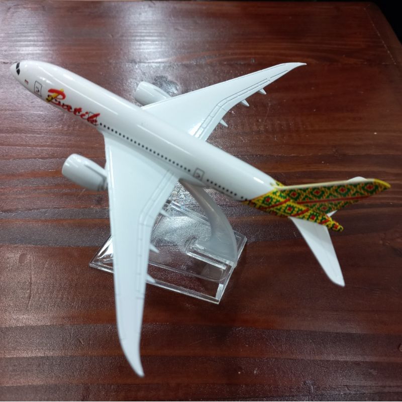 Jual 15-16cm Pesawat Diecast Metal AIRCRAFT MODEL ORIGINAL A380 B747 ...
