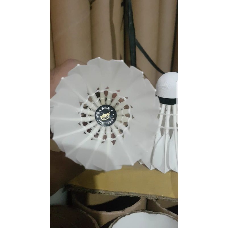 Jual Shuttlecock Saber Awet Dan Stabil Tahan Pukul | Shopee Indonesia