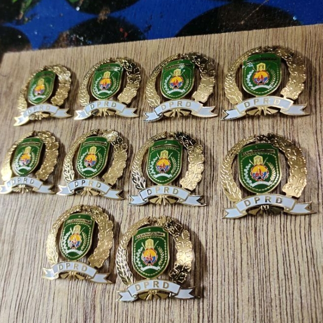 Jual pin custom / pin dada / aneka macam pin, bahan kuningan/ pin bros ...