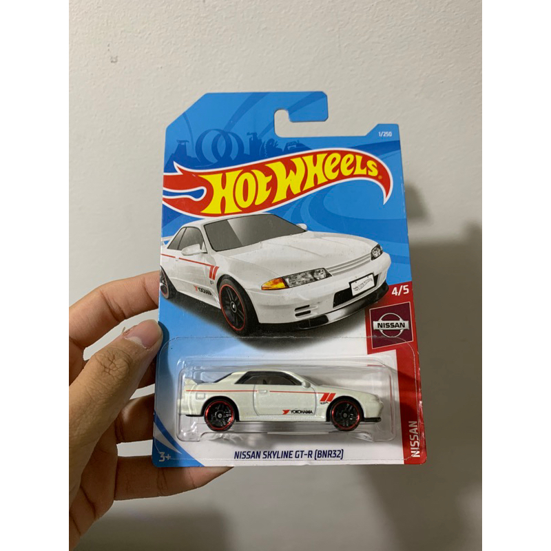 Jual Hot Wheels Nissan Skyline GTR R32 Yokohama Putih White RARE ...