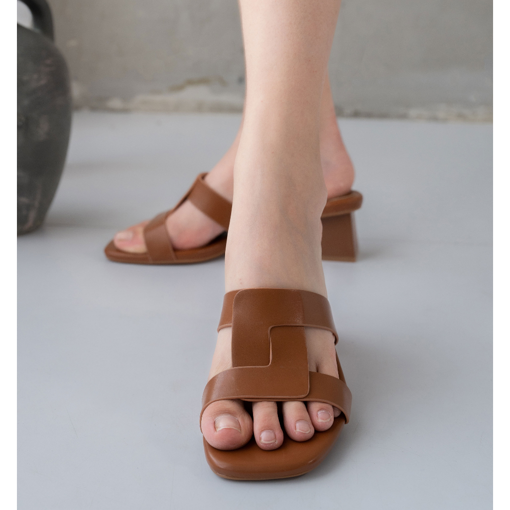 Jual NCY Shoes SHELBY Heels Sandal warna coklat | Shopee Indonesia