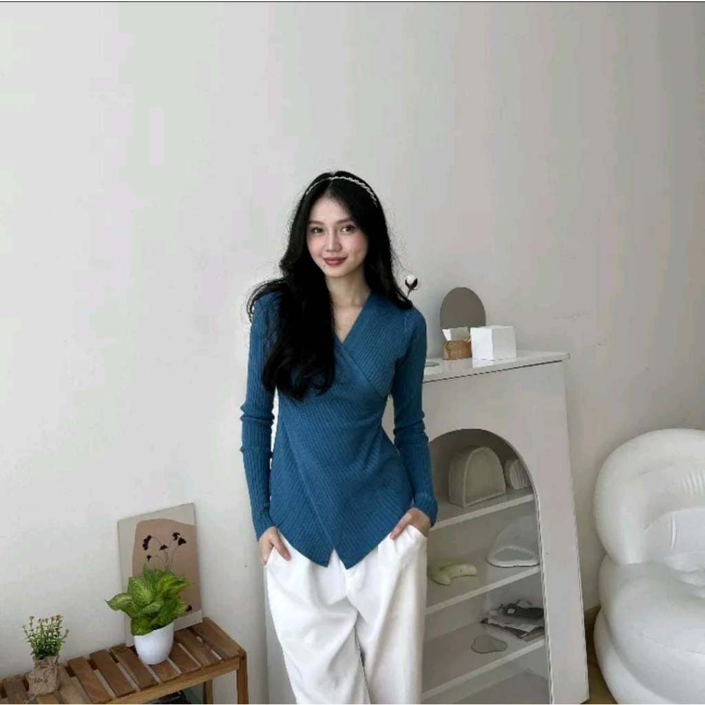 Jual Jiso knit V-neck korean style wrap top - Atasan rajut wanita lengan panjang | Shopee Indonesia