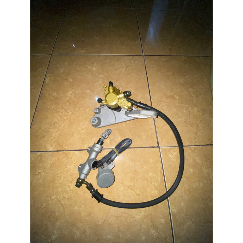 Jual Kaliper Pala Babi Cakram Rem Belakang Yamaha Jupiter MX New + Master Rem Assy Tabung Rem ...