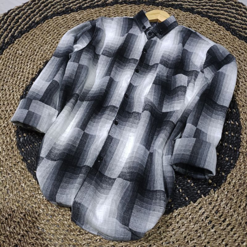 Jual Kemeja flanel pria flanel unisek black white forever | Shopee ...