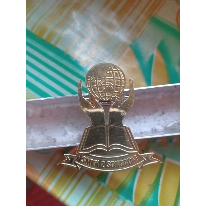 Jual pin sekolah | Shopee Indonesia