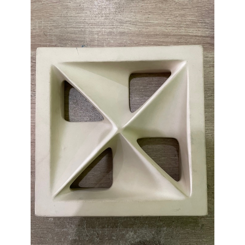 Jual Roster / Loster Keramik Trisensa / Lubang Angin 20 x 20 RO-146B ...