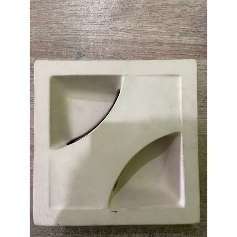 Jual Roster / Loster Keramik Trisensa / Lubang Angin 20 x 20 cm RO-144B ...