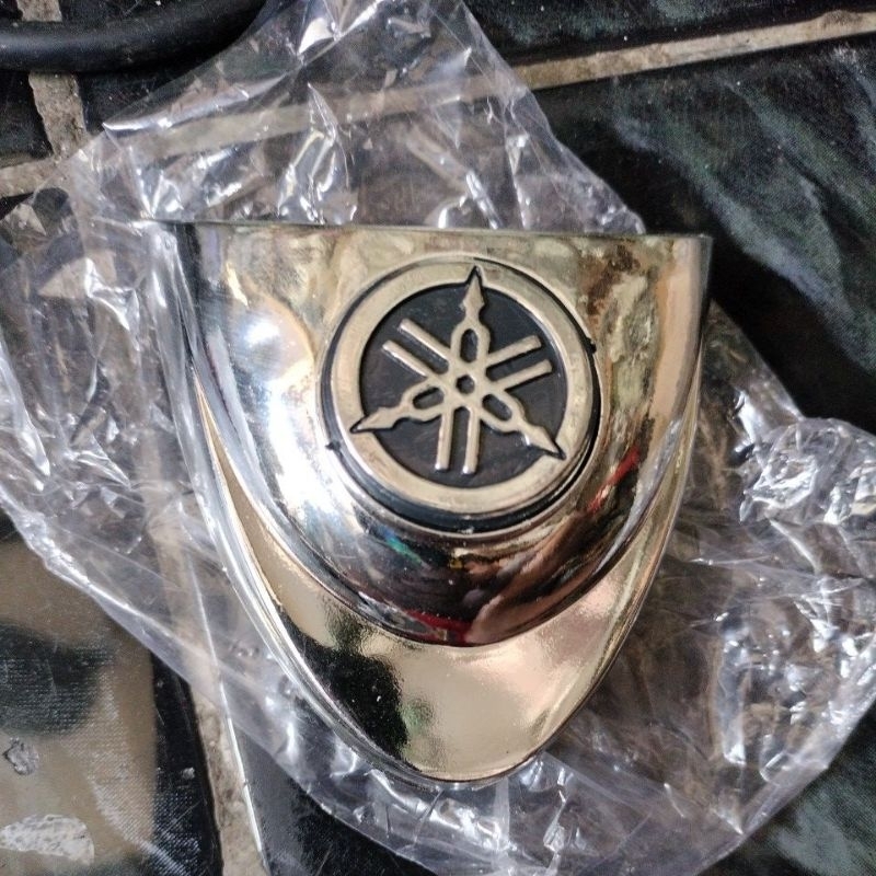 Jual EMBLEM DASI LOGO YAMAHA F1ZR KROM | Shopee Indonesia