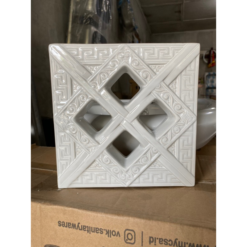 Jual lobang angin keramik trisensa 20x20 minimalis | Shopee Indonesia