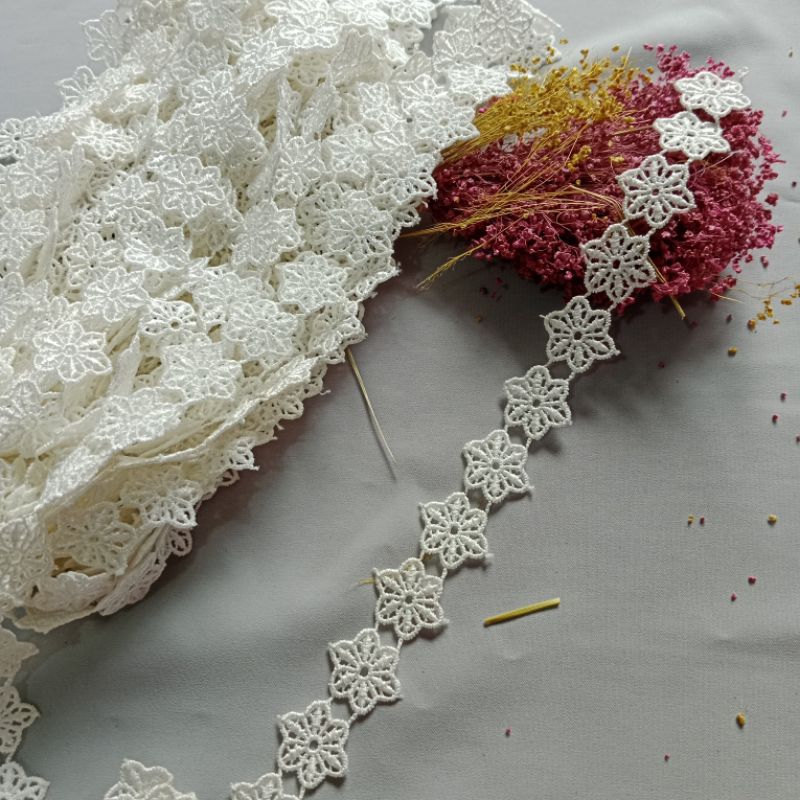Jual renda bunga warna broken white | Shopee Indonesia