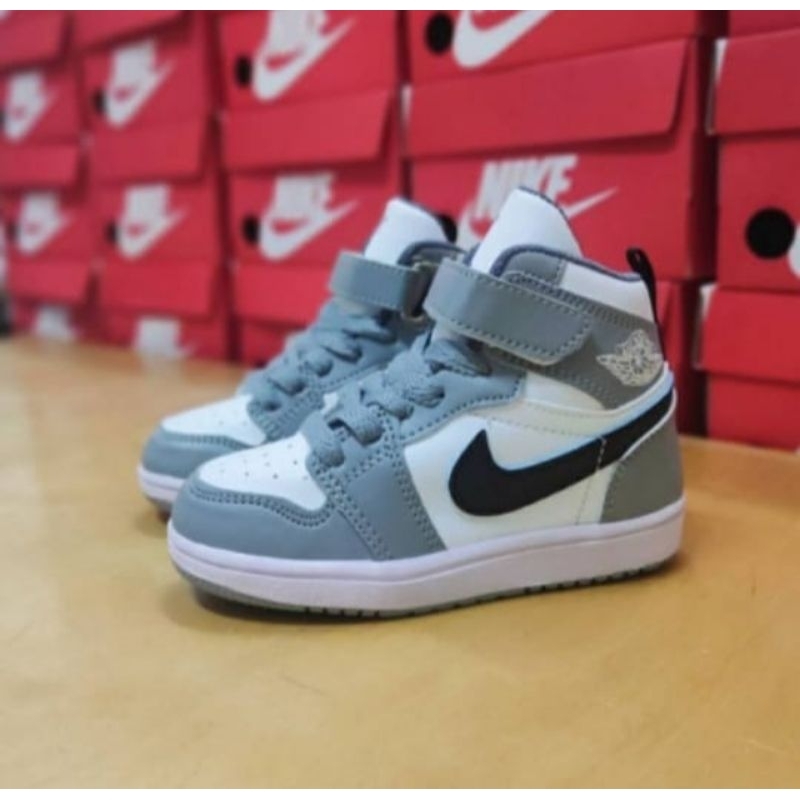Jual Sepatu jordan anak / sepatu sneakers anak jordan | Shopee Indonesia