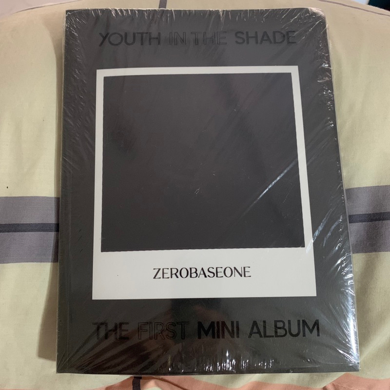 Jual FULLSET ALBUM YOUTH IN THE SHADE ZEROBASEONE ZB1 SHADE VERSION PC MATTHEW | Shopee Indonesia