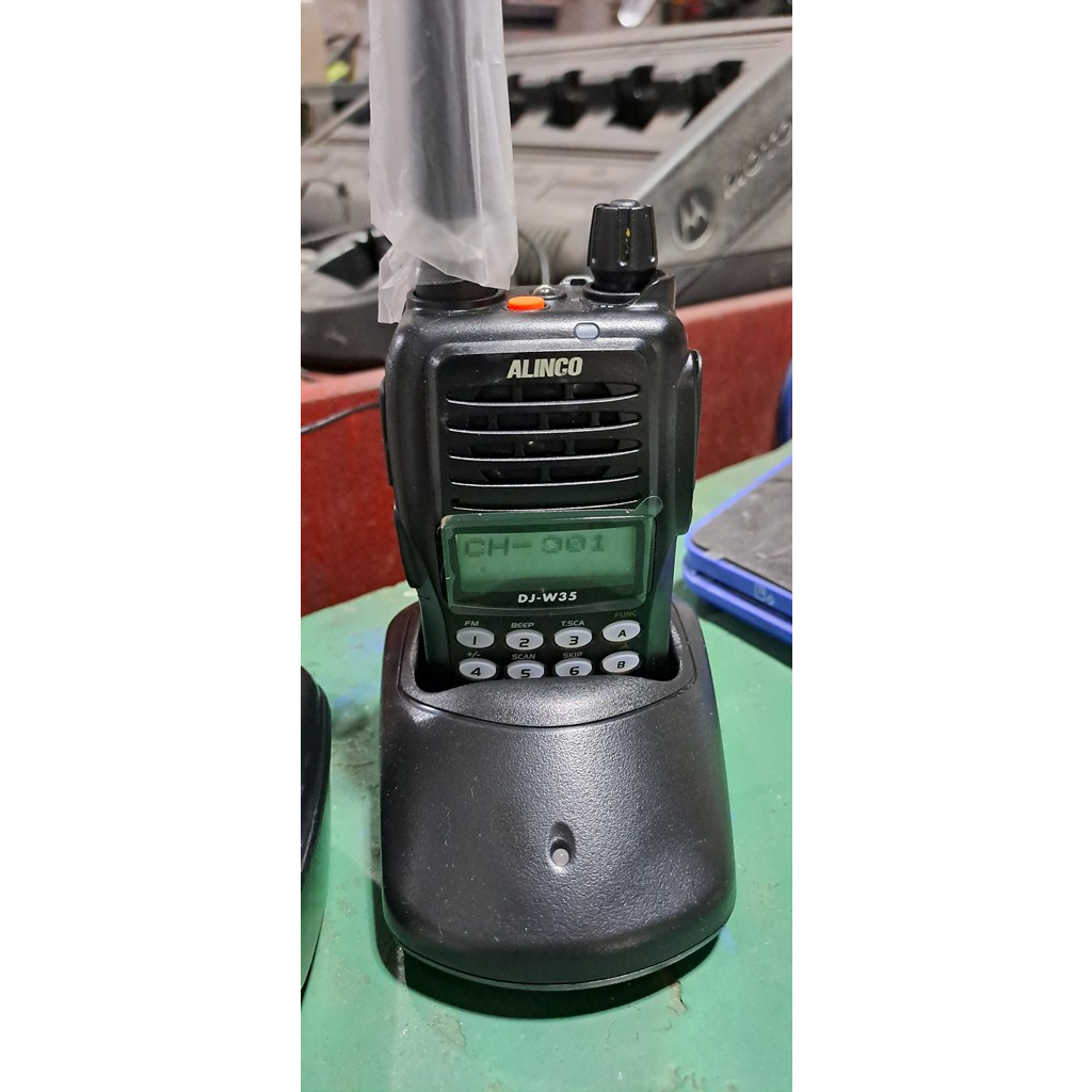 Jual Ht Alinco W35 Alinco Dj-W35 Made in Japan Frekuensi 350 sd 400 Mhz ...