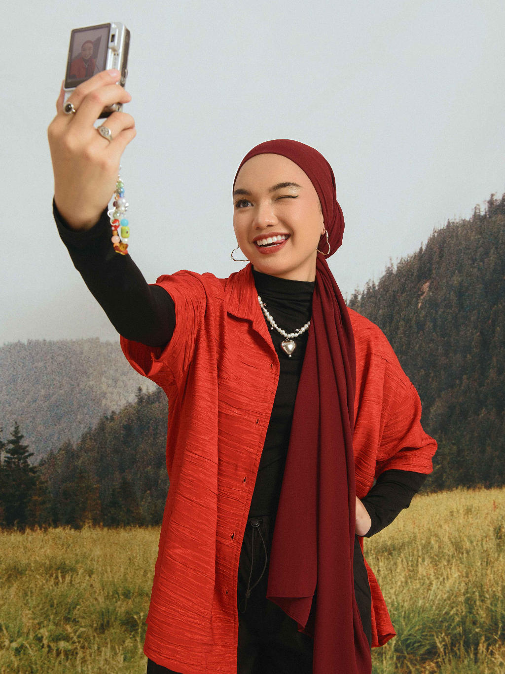 Jual Pashmina Instan - Esen Earth Tone in Dark Maroon | Shopee Indonesia