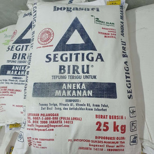 Jual Tepung Terigu Bogasari Segitiga Biru KARUNG 25kg | Shopee Indonesia
