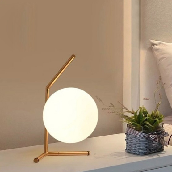 Jual Lampu hias belajar baca kantor samping kasur kaca cermin rias POST MODERN GOLD TRIANGLE ...