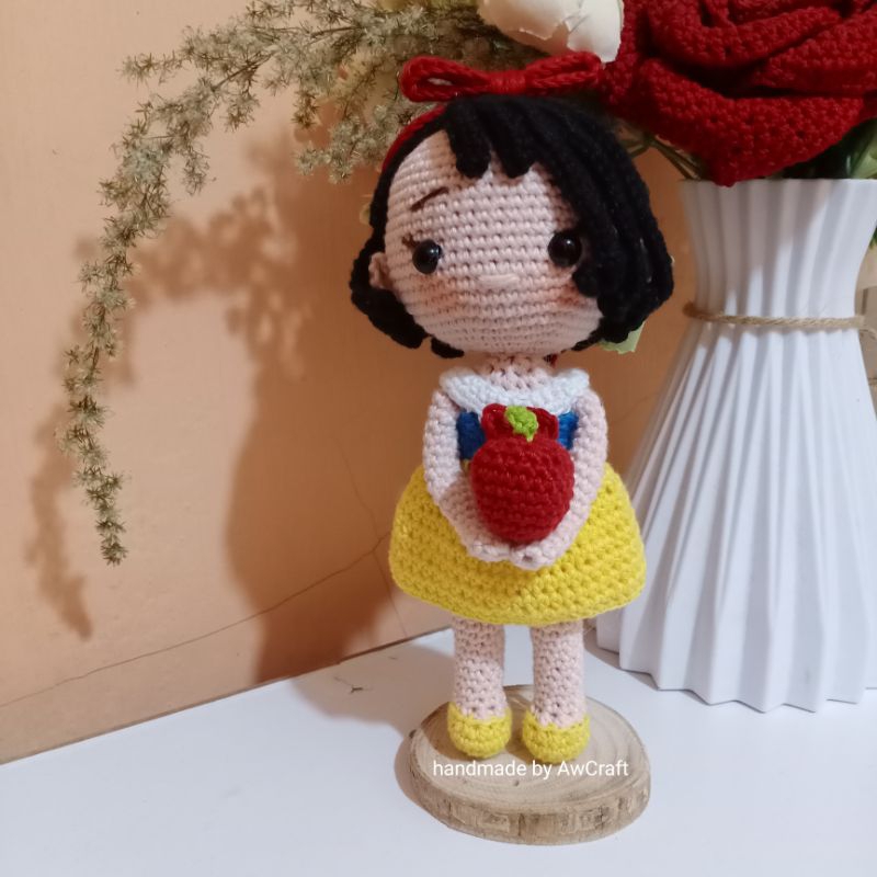 Jual Boneka Amigurumi Princess karakter /Boneka Rajut | Shopee Indonesia