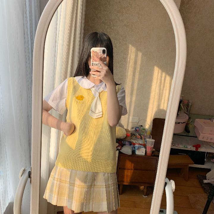 Jual Vest kuning yellow cute --- Chick Vest | Shopee Indonesia