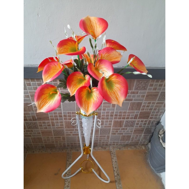 Jual BUNGA ARON PANDA KUNTUM 18 BERIKUT POT STANDING BESI CORONG /Bunga ...