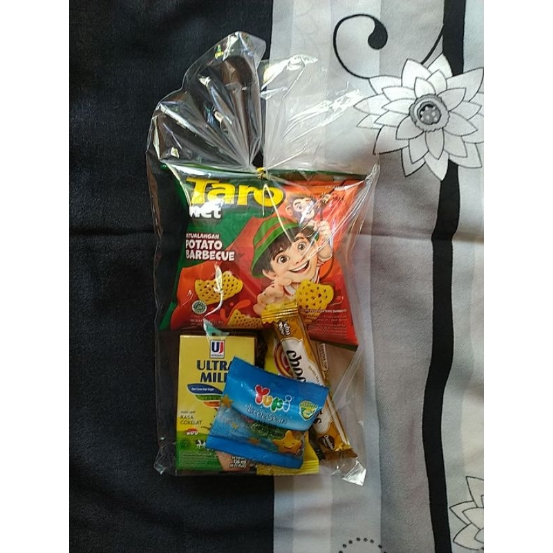 Jual Hampers Bingkisan Ulang tahun ultah Anak 6 Snack Susu Ultra bentuk ...