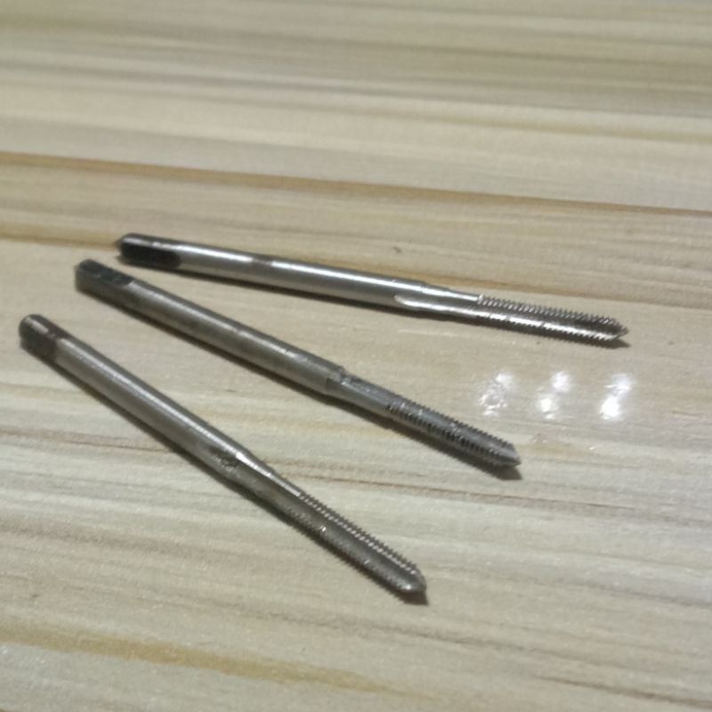 Jual Tap mesin M 2 x 0.4 PO German bukan Yamawa OSG hand tap M 2 x 0.4 PO bekas | Shopee Indonesia