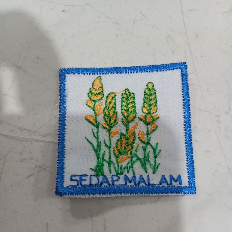 Jual BED REGU BUNGA PRAMUKA / BED REGU PEREMPUAN PRAMUKA(minimal ...